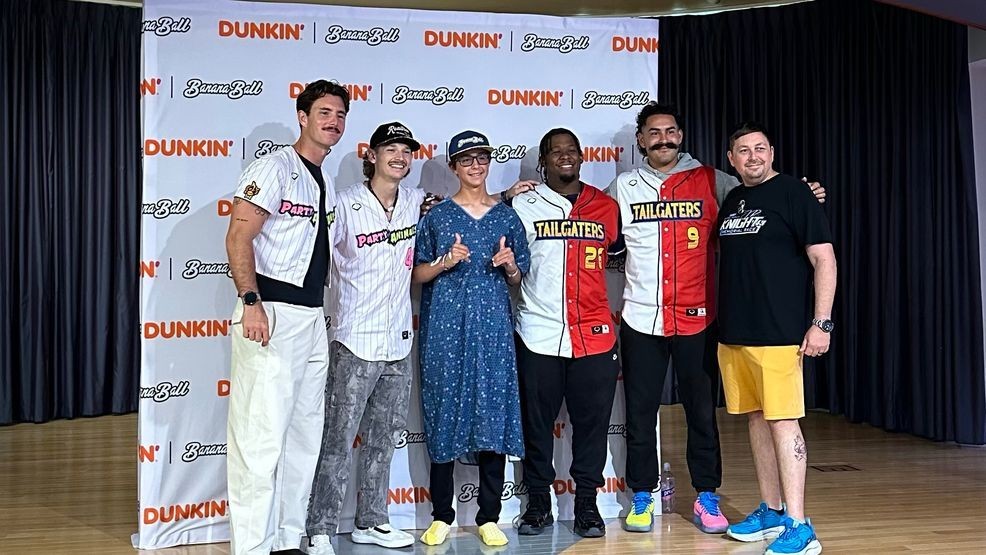 Banana Ball players visit Vanderbilt Children's Hospital before ...