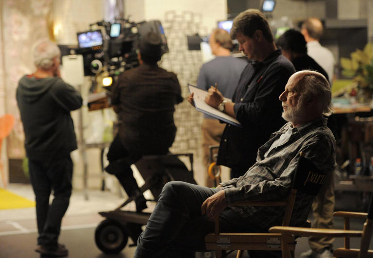 James Burrows, prolific comedy director behind 'Cheers' and 'Friends ...