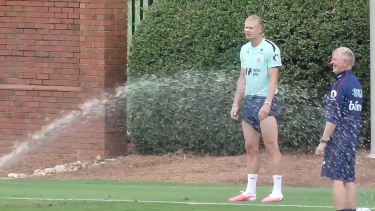 Haaland keeps his cool as Norway train ahead of Senegal World Cup clash