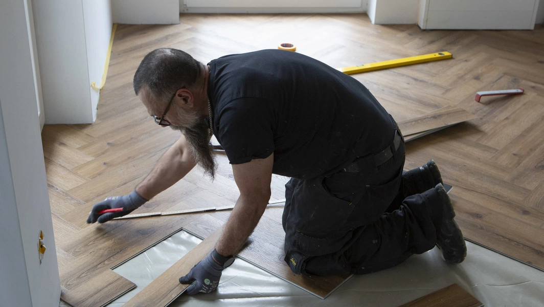 Signs it's time to replace vinyl or laminate flooring