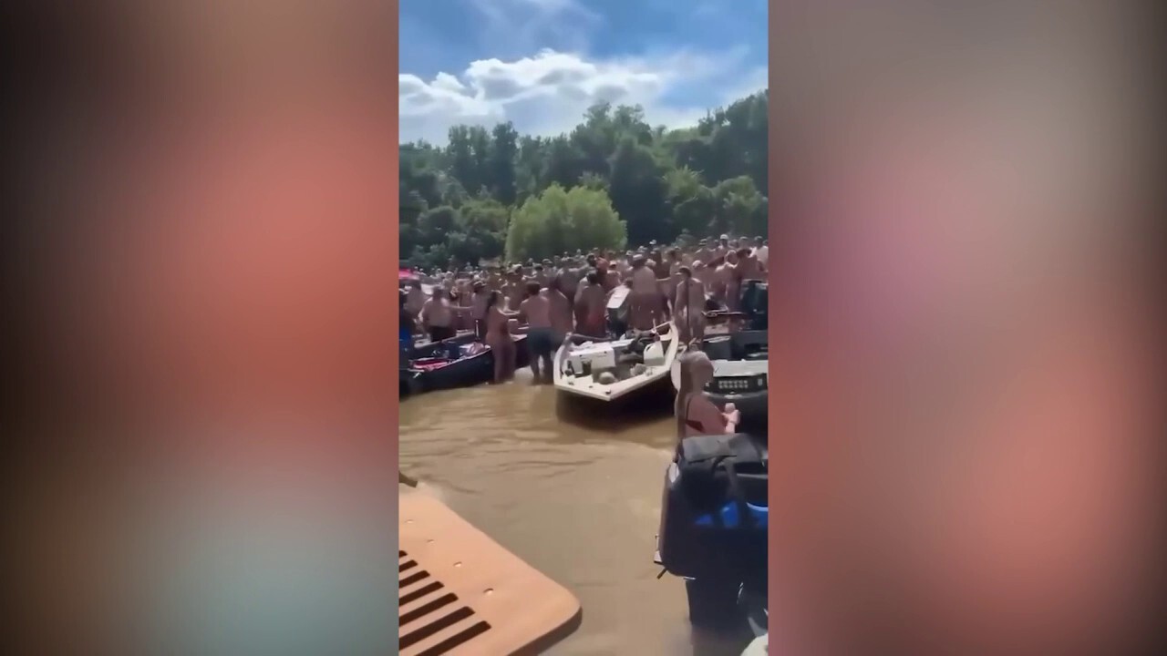 Wild South Carolina river brawl caught on camera as punches fly at ...
