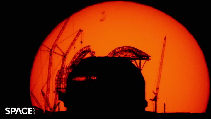 Amazing time-lapse of sun rising behind Europe's Extremely Large Telescope