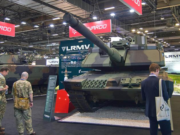 Neues Kriegsgerät für Europa: Rheinmetall und Leonardo feiern ...