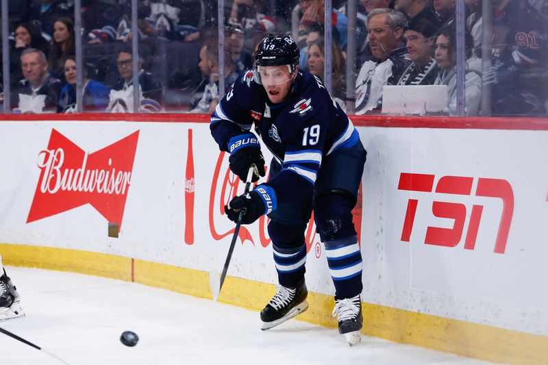 Ice hockey - Three-time Stanley Cup winner Toews retires at 38