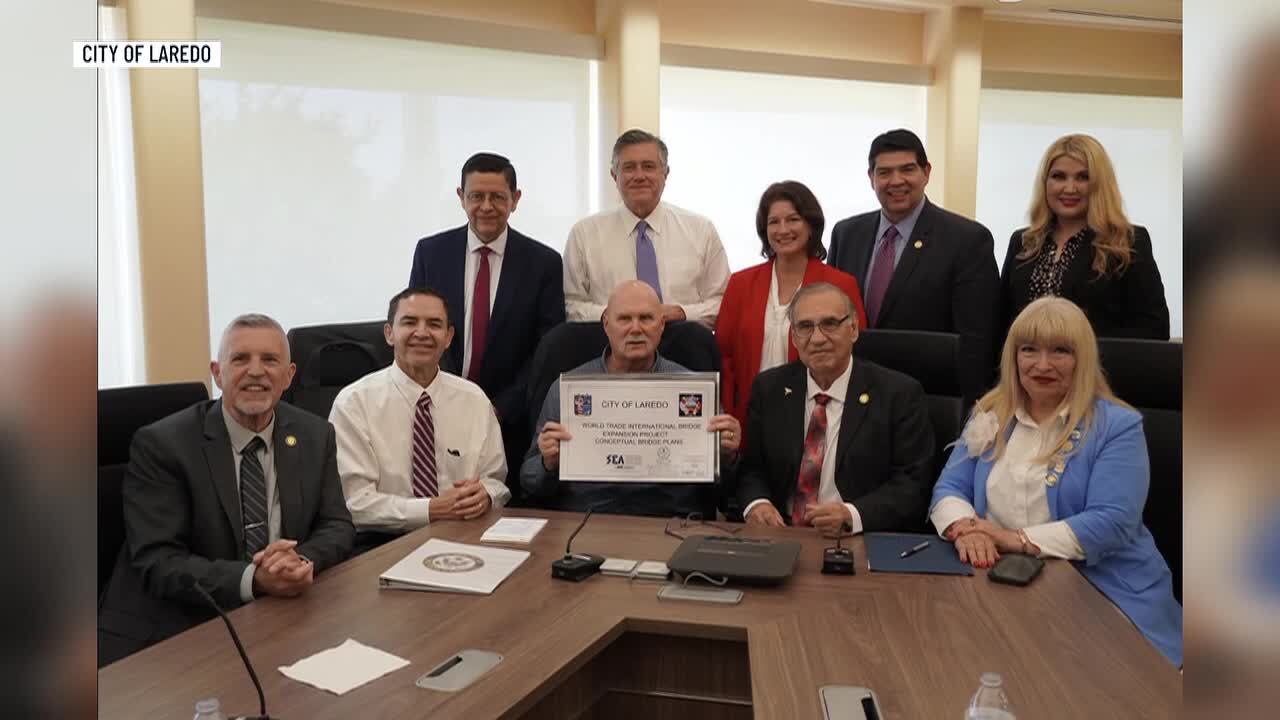 Leaders sign agreement supporting World Trade International Bridge ...