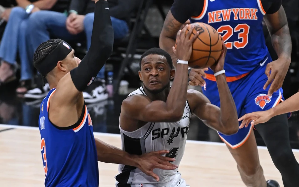Spurs stand by De’Aaron Fox despite Finals criticism and trade buzz