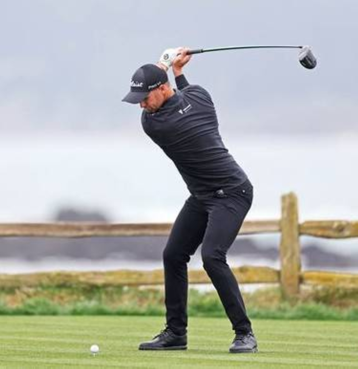 Clark leads as fellow major winners charge at US Open
