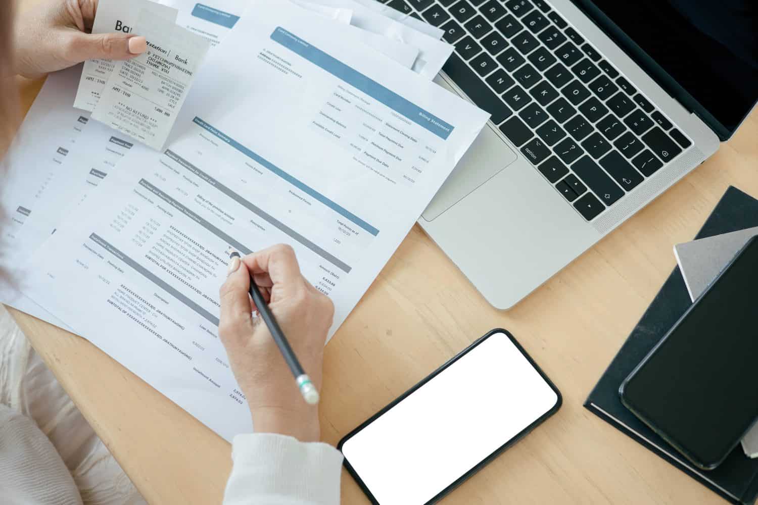 Best checking accounts and banks: How to pick a low fee everyday account