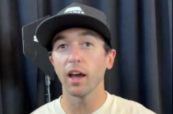 Chase Elliott left commercial flight to NASCAR race with unquestionable ...