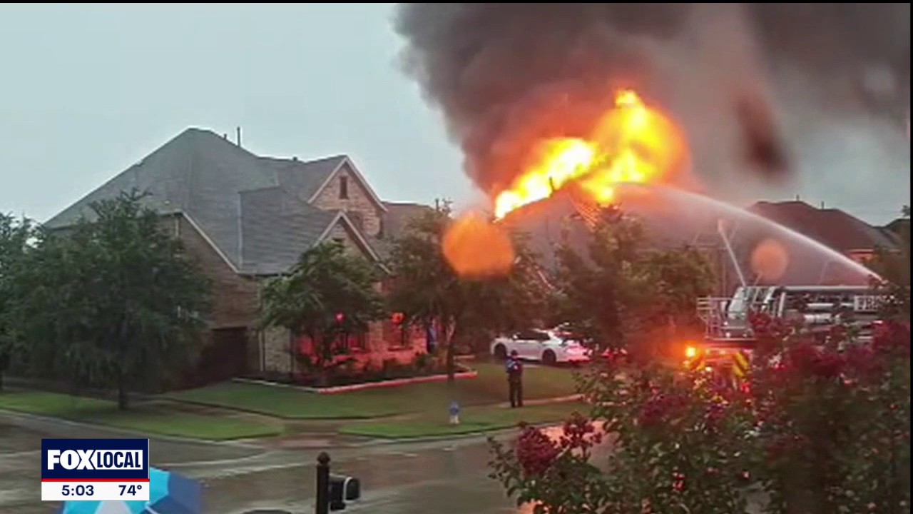 North Texas houses set ablaze by Friday lightning strikes