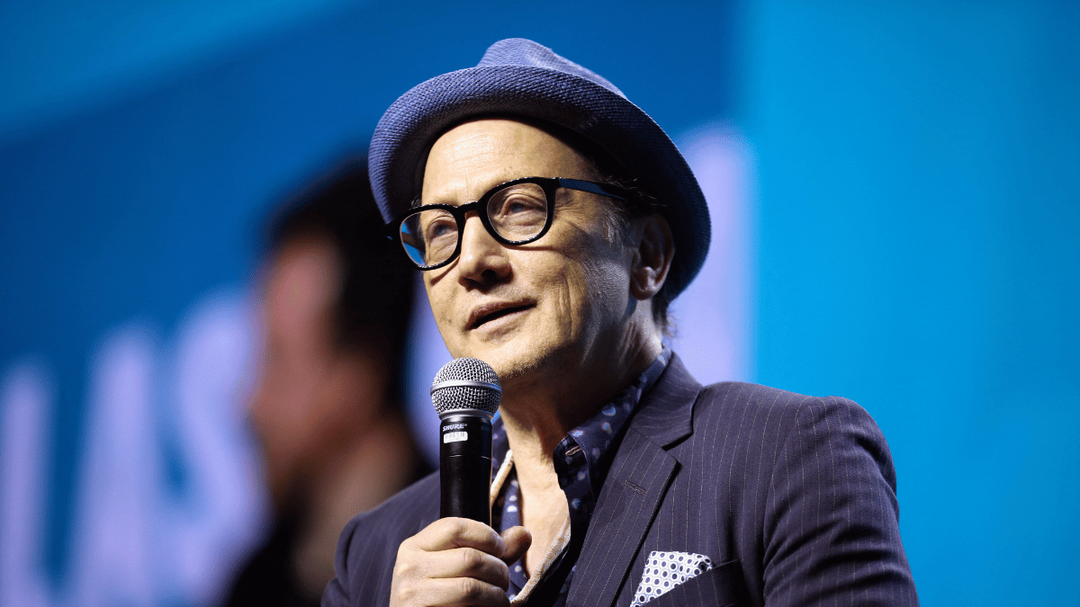 Rob Schneider offers to pay fines for Giants players over Pride protest