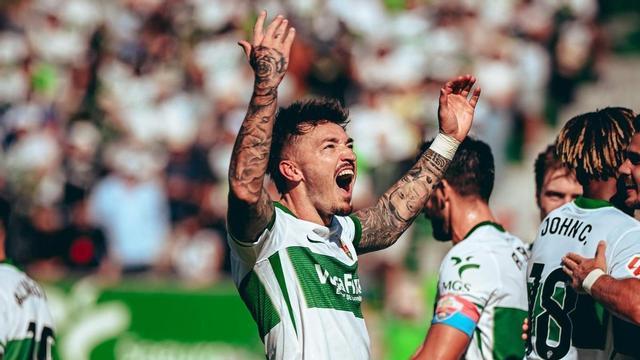 Anselmi tiende la mano a Josan para su renovación con el Elche