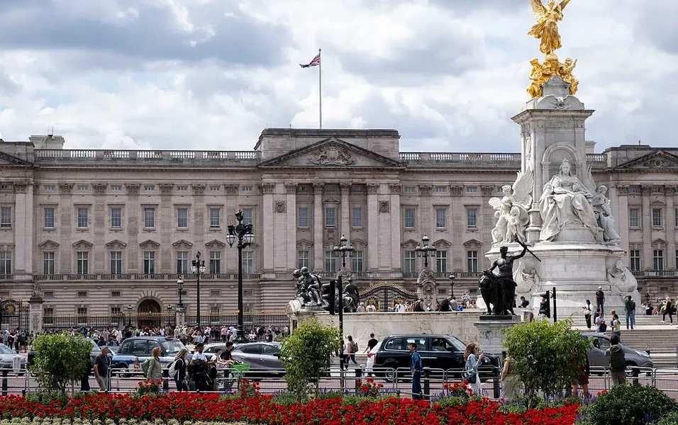 Step into London’s stories on foot