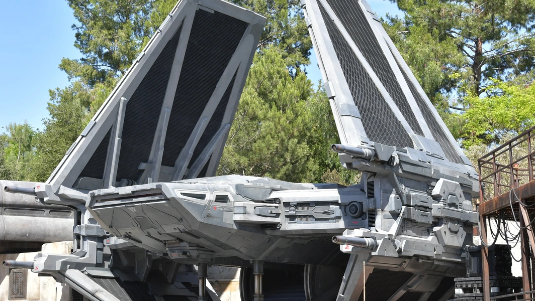 8 sci‑fi weapons more powerful than lightsabers