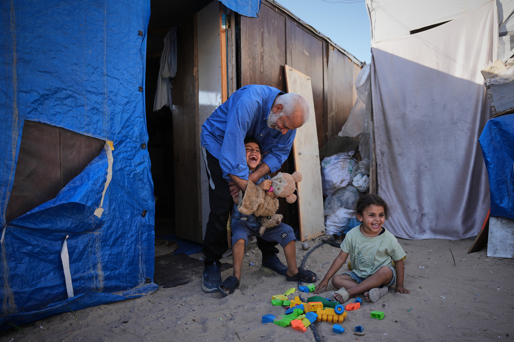 Photo essay: In Gaza, orphaned children navigate grief while trying to ...