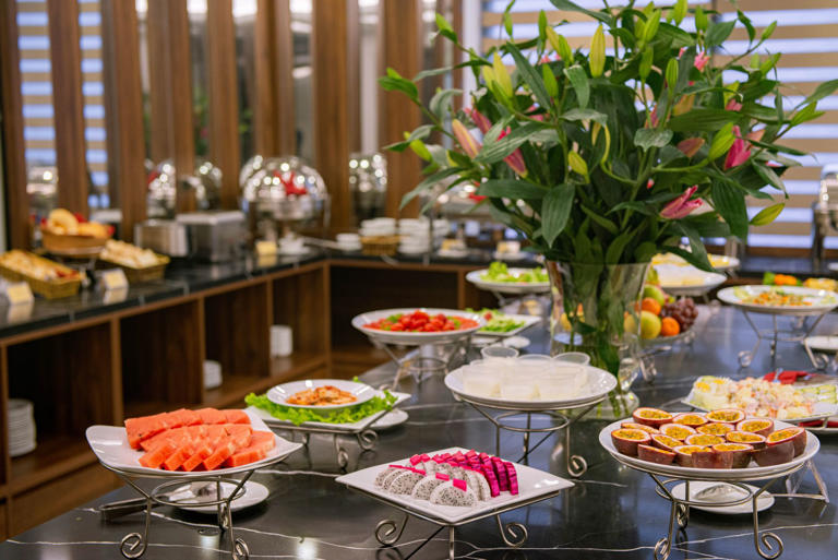 Hotel breakfast habits that make vacation mornings smoother
