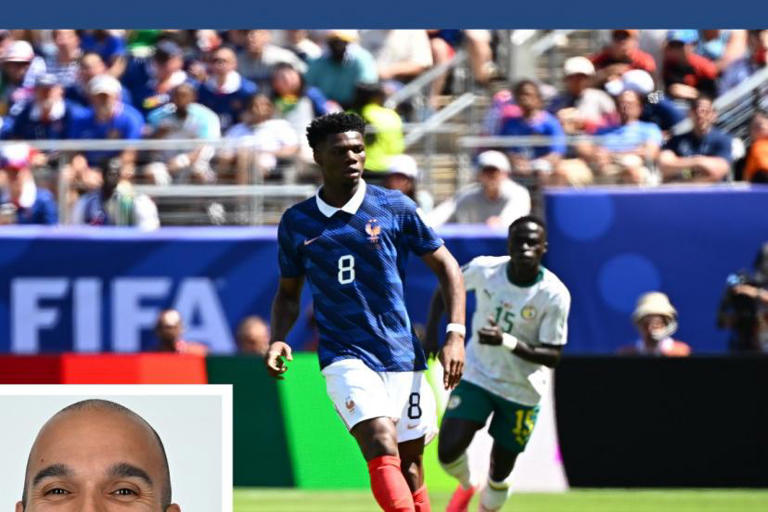 Mais pourquoi les Bleus imitent-ils le PSG sur les coups d'envoi