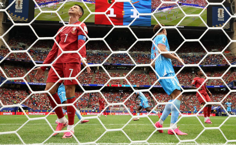 En Portugal le piden a Cristiano Ronaldo que se retire y ponen de ...