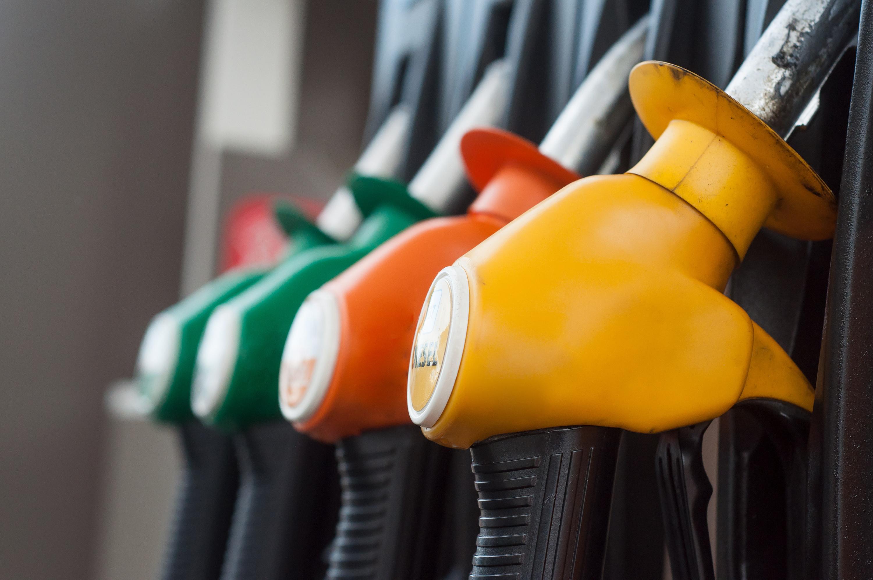 Prix des carburants : revenir à 1,7 euro le litre « prendra encore un ...