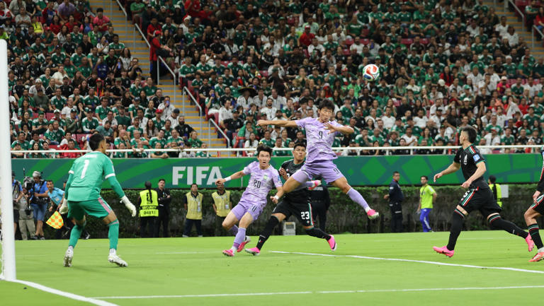 Eom Ji-sung recalls Ghana match during cross to Cho Gue-sung