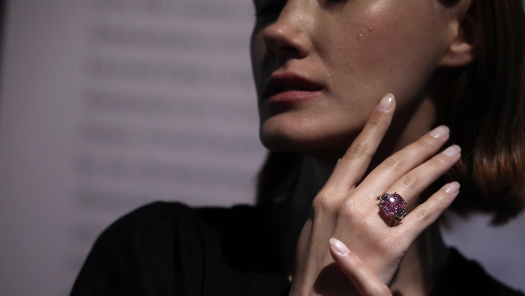 8 unforgettable celebrity gemstone and diamond moments
