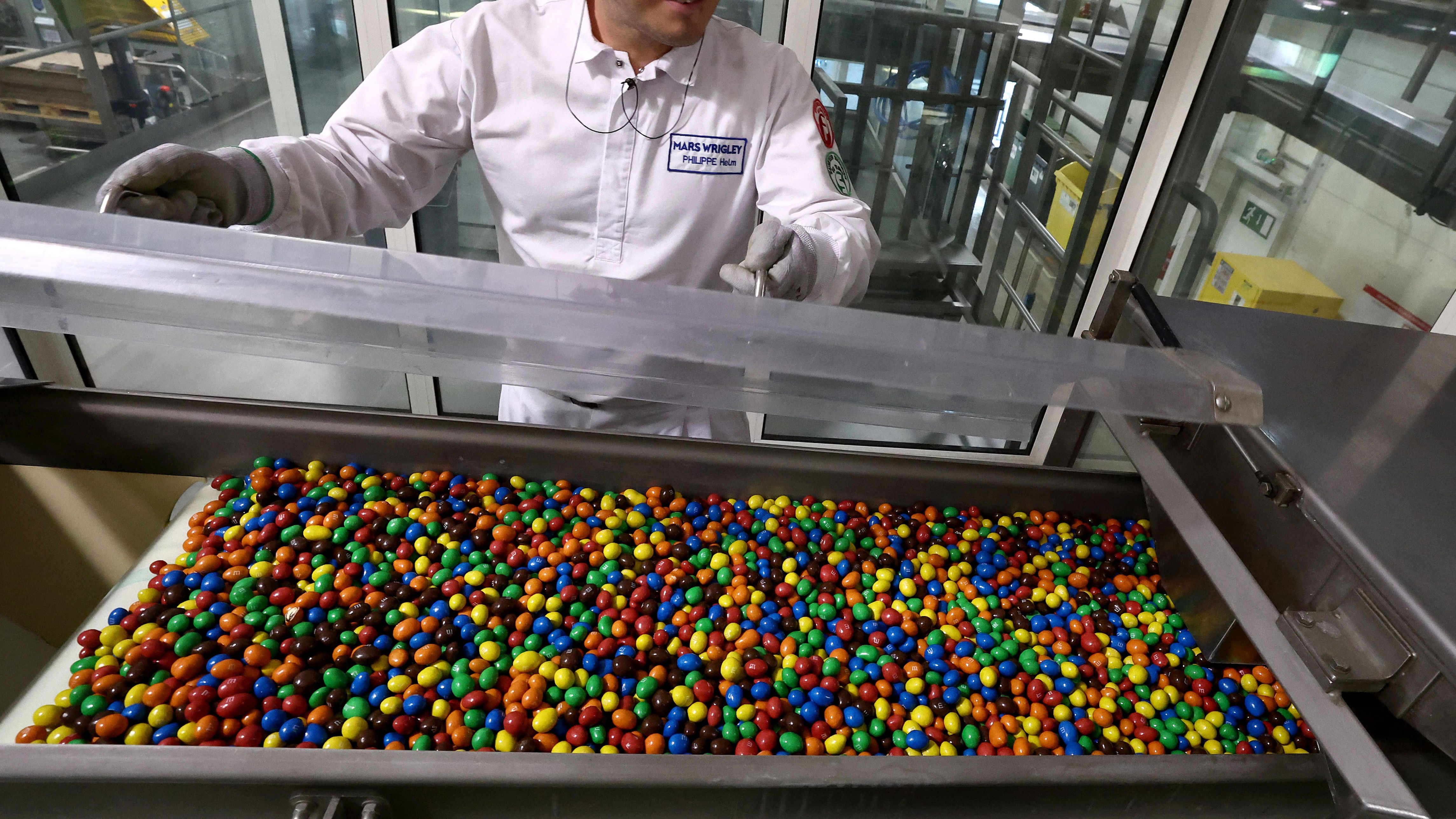 MAHA movement forces M&M’s to drop two classic colors