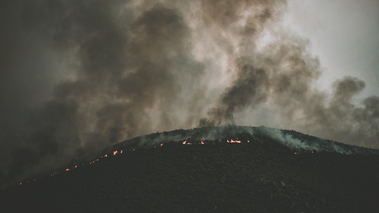 The Max Fire briefly forced evacuations in Stevenson Ranch before crews ...