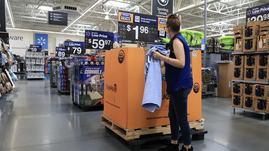 Strategies for finding the best clearance deals