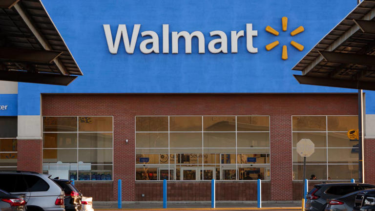 Walmart's summery $13 'soft, flowy' tank tops come in 18 vibrant colors