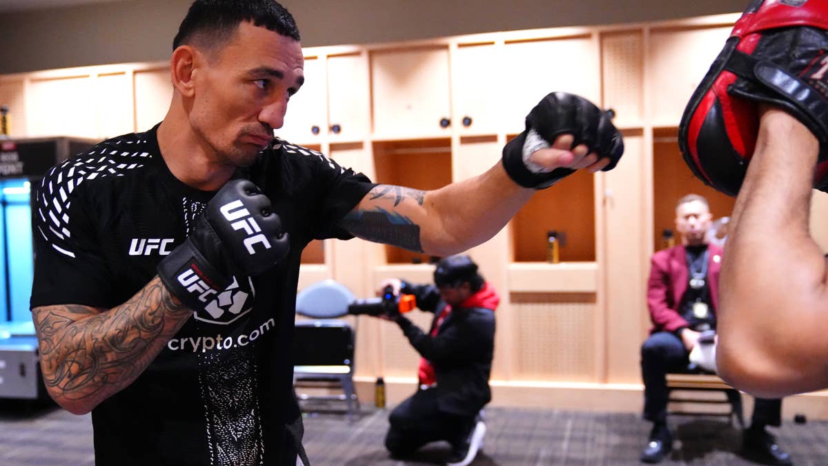 Max Holloway's size jump looks nothing like other fighters' bulk-ups