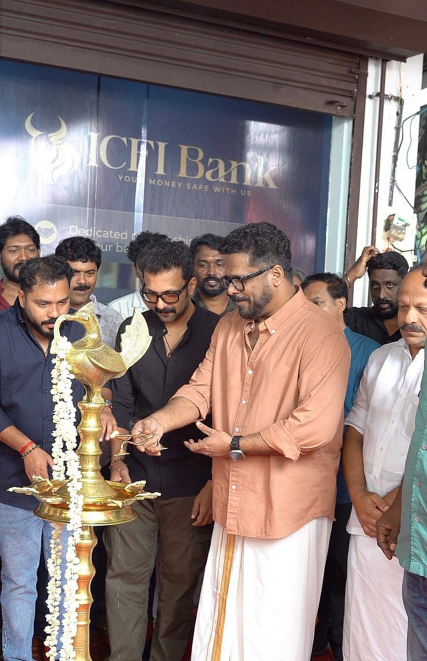 Vineeth Kumar-Anagha Narayanan starrer Knot goes on floors