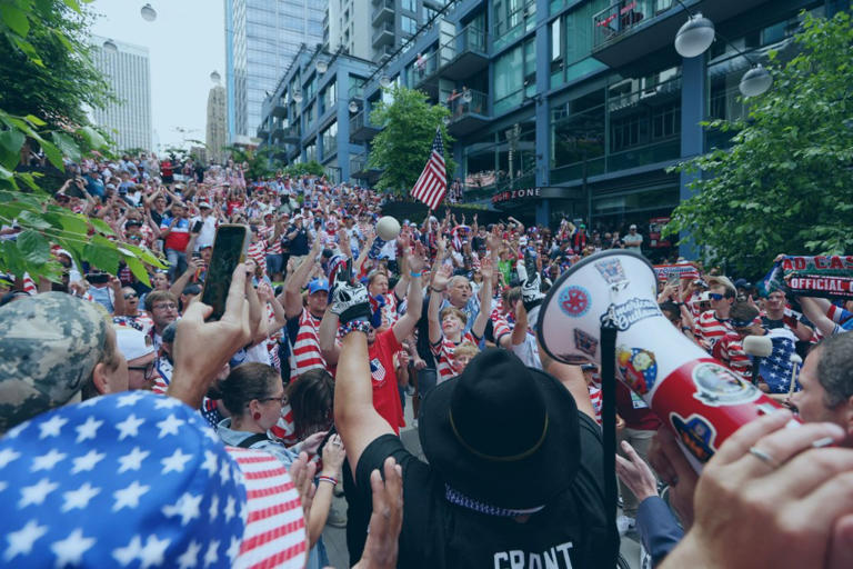 Watch: World Cup fans take over Seattle ahead of USA vs Australia