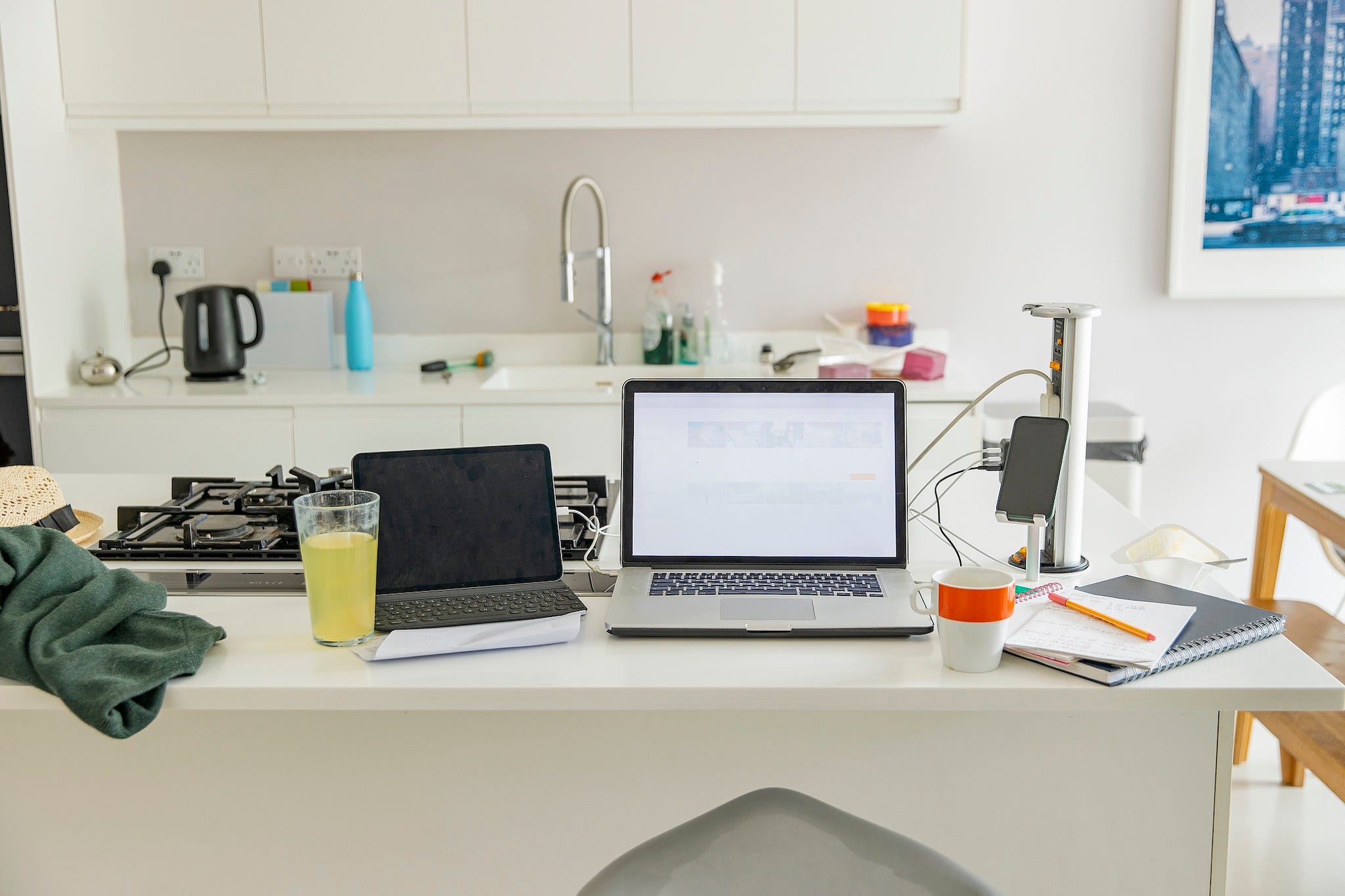 8 things people with beautiful homes never leave out on their counters