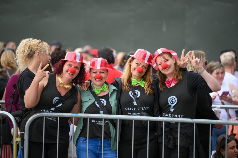 28 of the best dressed Take That fans as first Etihad Stadium Circus ...