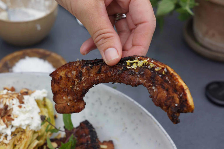 Sådan laver du stegt flæsk på grillen: Bliver helt perfekt