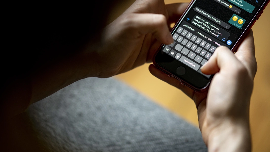 10 essential rules for modern texting etiquette