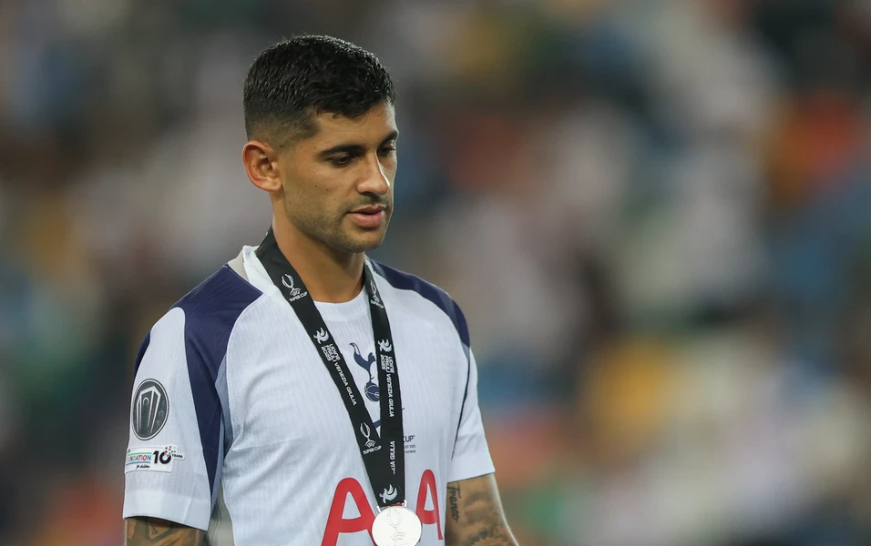 Romero absent as Spurs unveil 'new era' kits