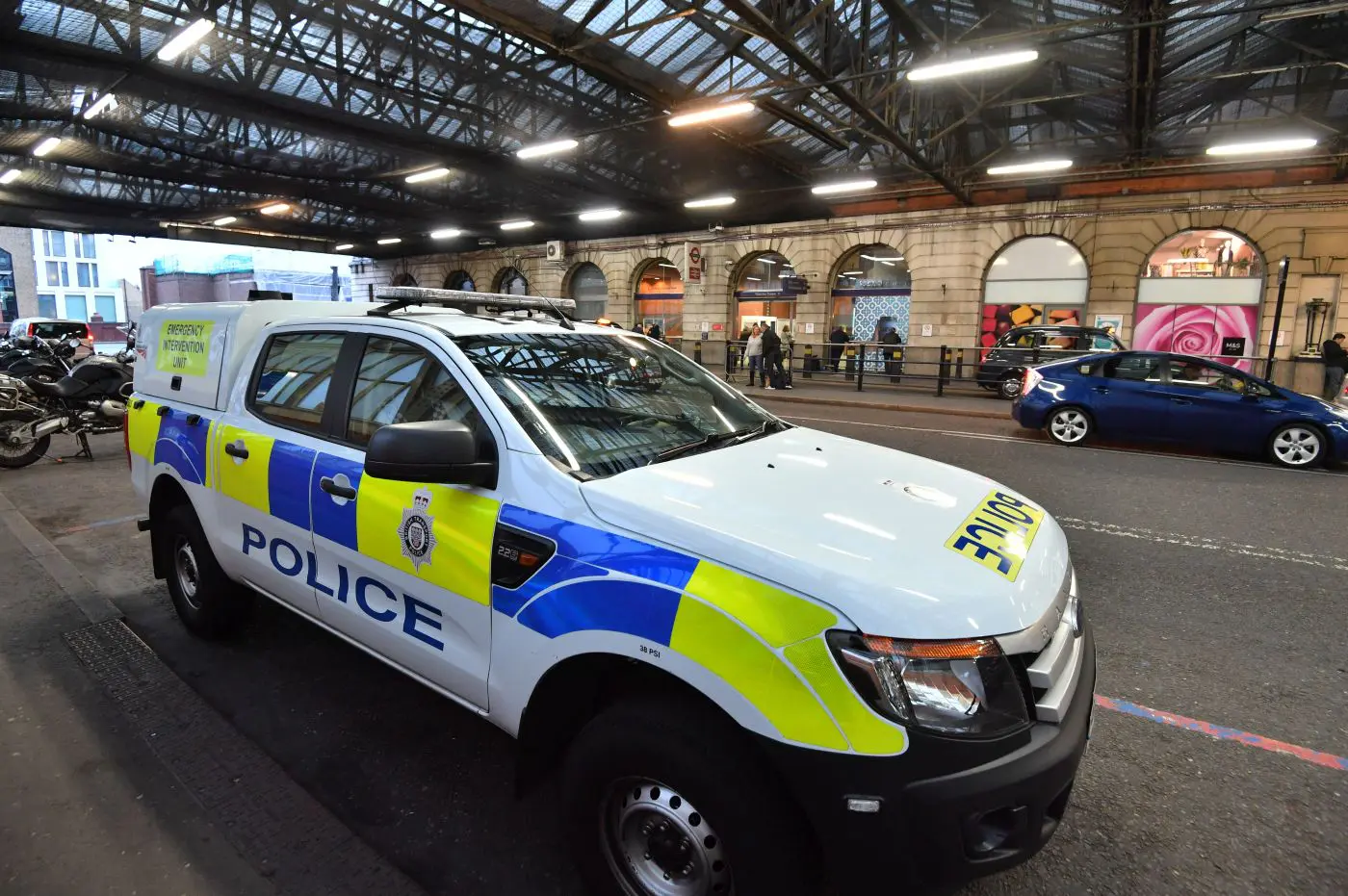 Collisione tra due treni a nord di Londra, un morto e diversi feriti