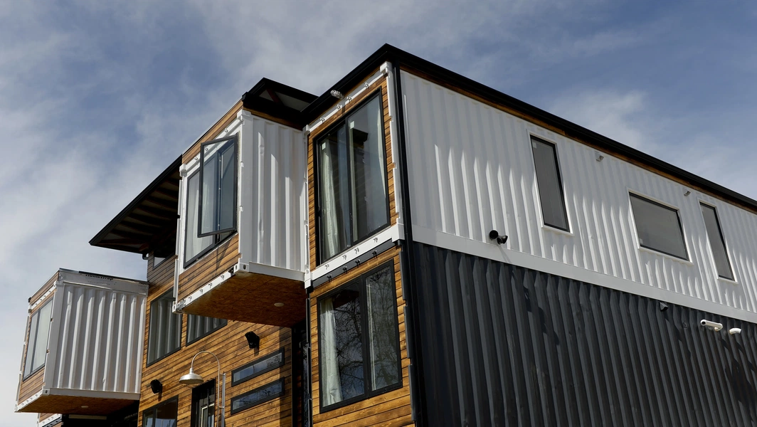 10 innovative shipping container homes