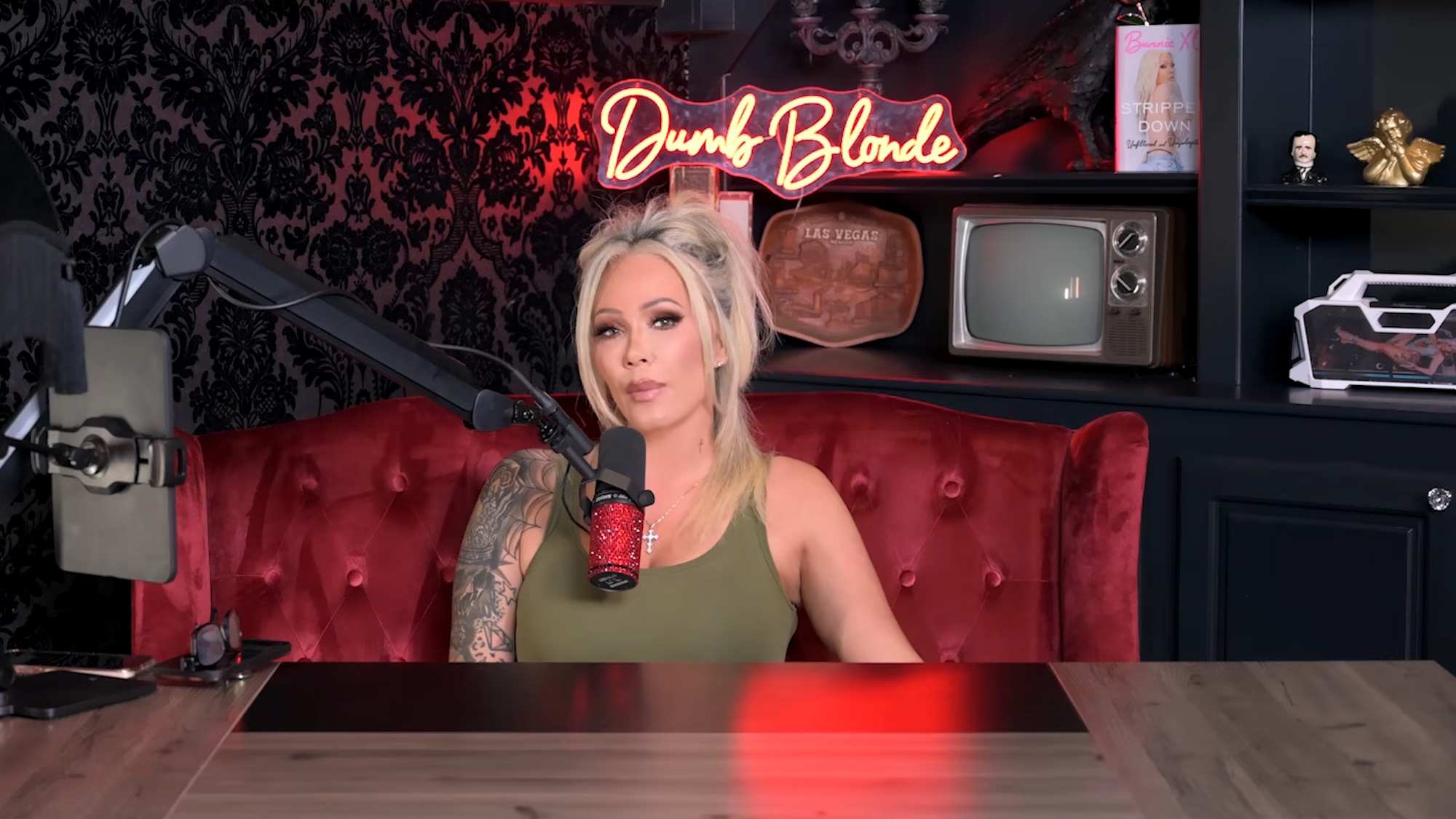 Bunnie Xo detailed the fight that led to Jelly Roll filing divorce papers
