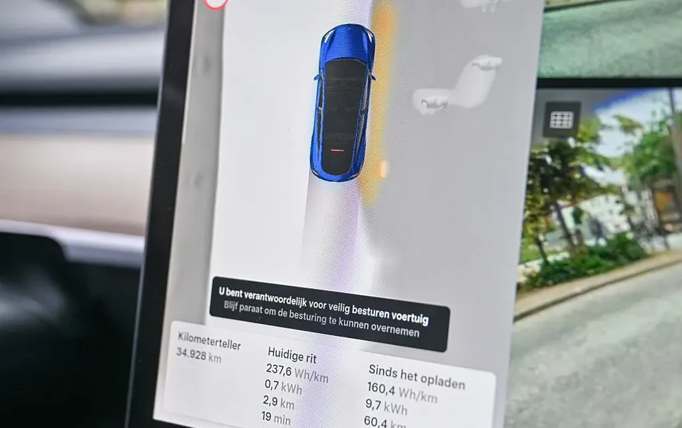 Tesla to add personalized Autopark and AI driving commands