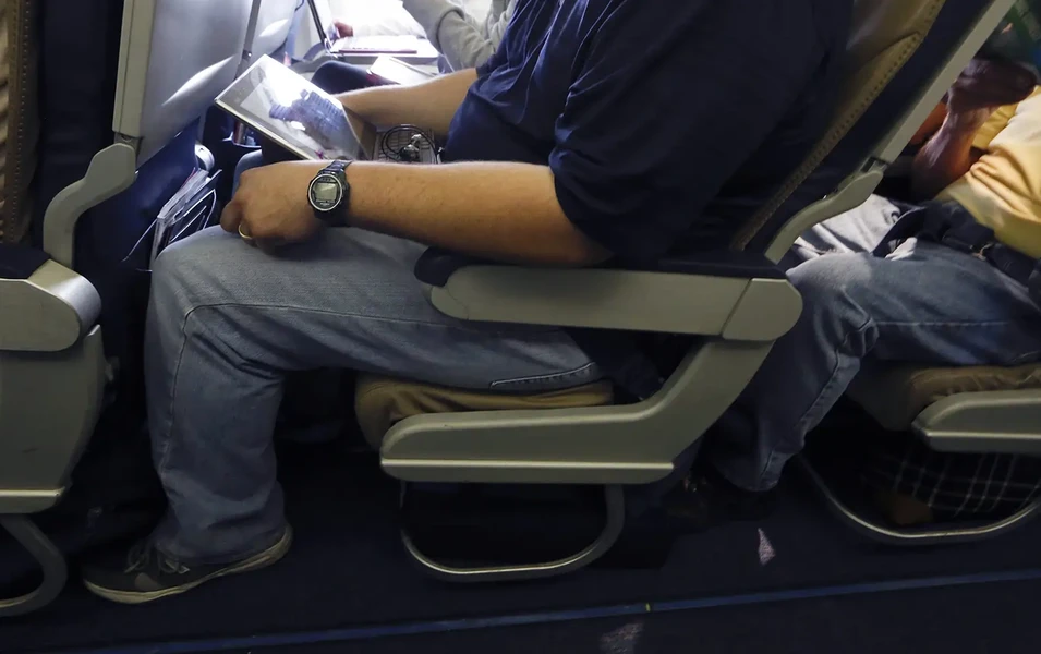 Frequent fliers warn bulkhead seats may not be worth it