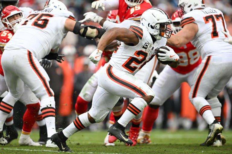Browns: Nick Chubb reflects on his 2023 injury in panel discussion