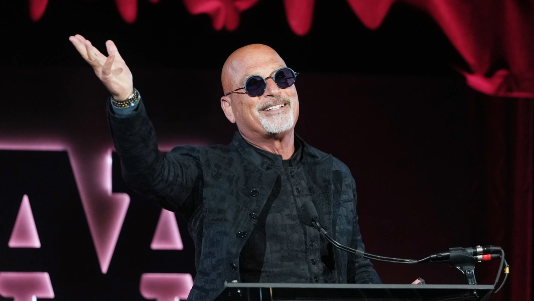 Howie Mandel’s journey with OCD and anxiety