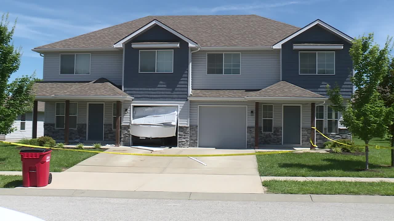 Blue Springs police: Homeowner shoots, kills intruder Friday morning