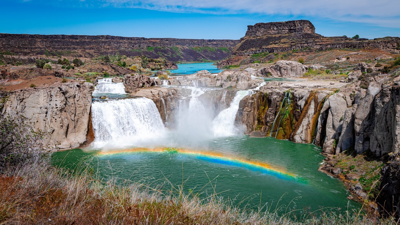 A rocket jump, a 212-foot drop, and zero crowds: This is Twin Falls, Idaho