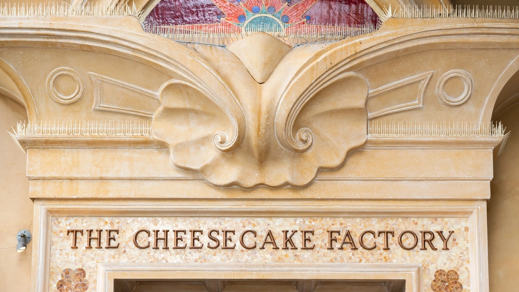 8 fascinating facts about the Cheesecake Factory