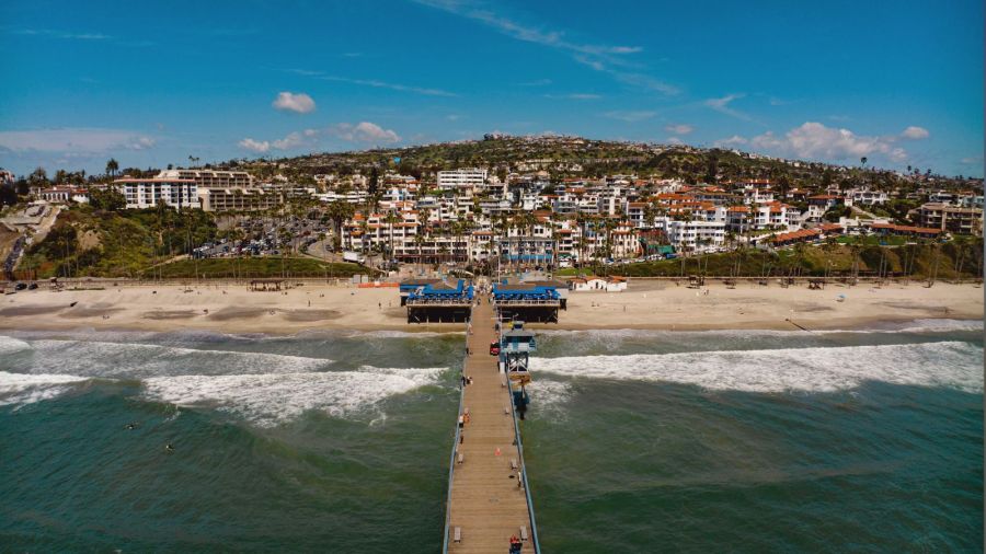 Human jaw with teeth discovered on San Clemente beach