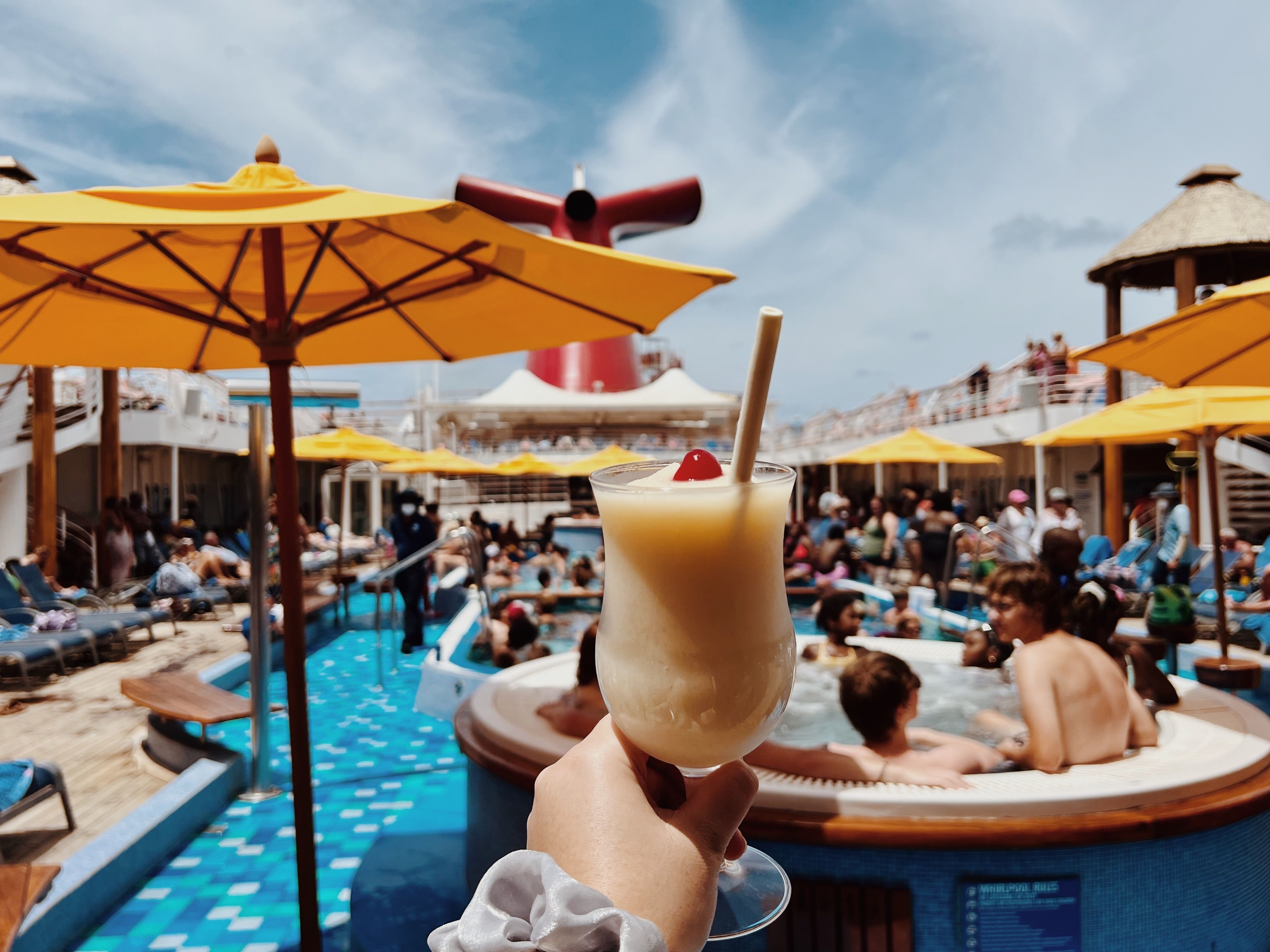 Carnival Cruise Line's new drink offer announced after losing $300,000 ...