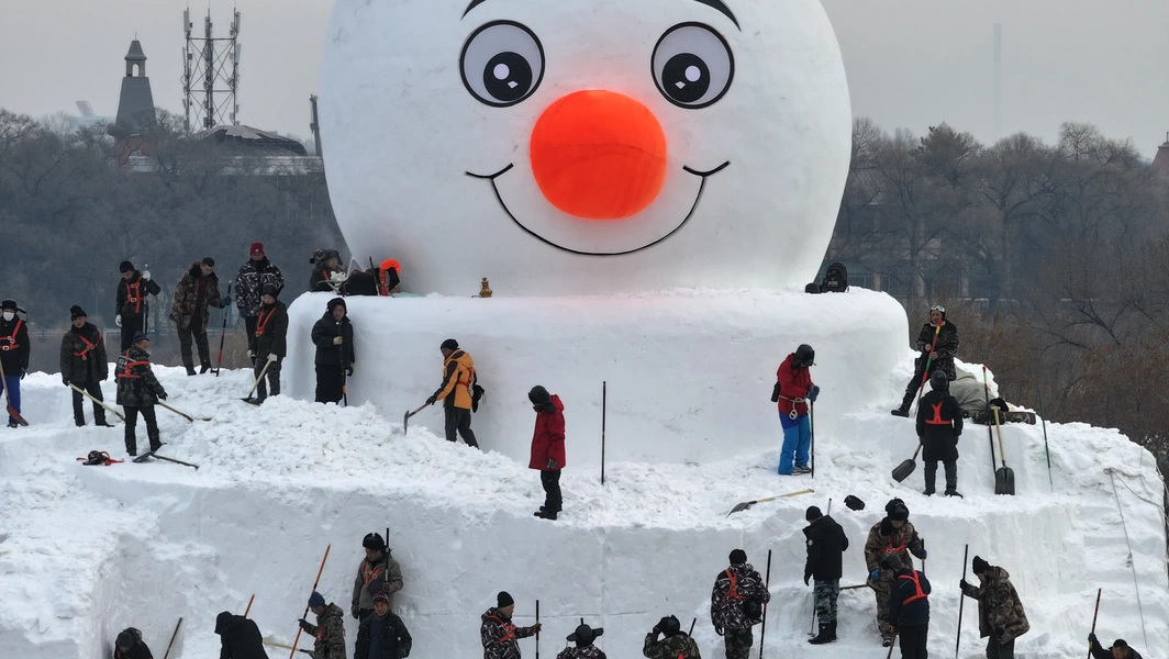 4 creative and unusual snowman designs
